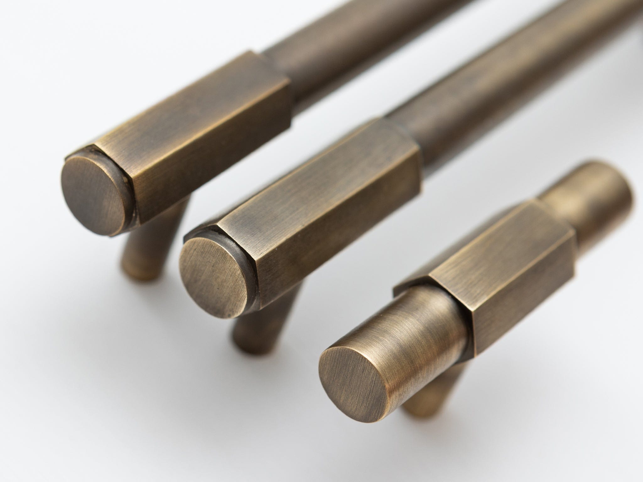 Solid Satin Brass Knurled Pull Handles & Knobs | Brass Bee